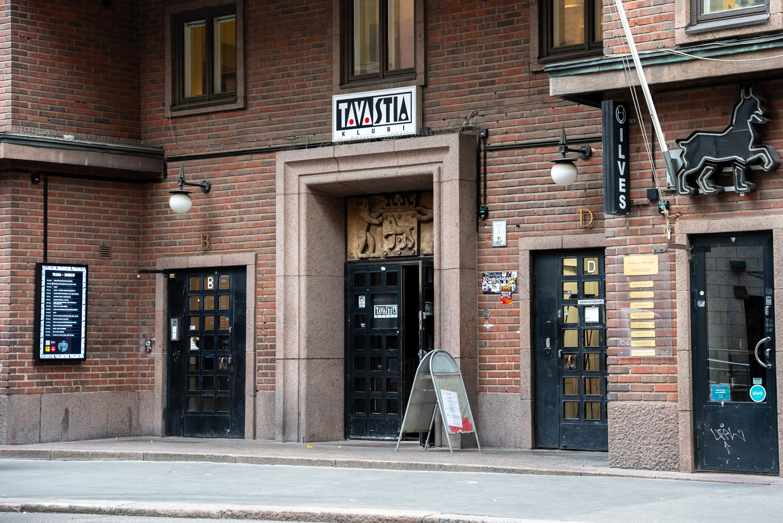 Kramer gets the party started at the Tavastia Live Club